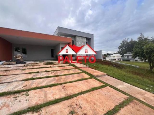 Casa 3 dormitórios a venda no Condomínio Ninho Verde na cidade de Porangaba interior de SP