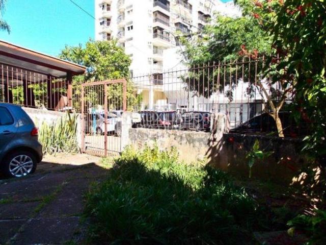 Casa 3 dormitórios a venda no Menino Deus