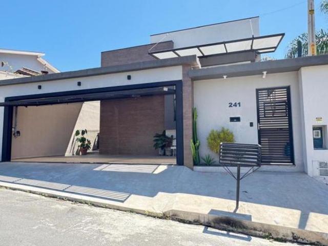 Casa 3 dormitórios Águas de São Pedro