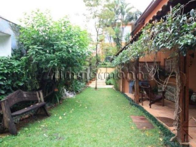 CASA 3 DORMITORIOS ALTO DE PINHEIROS