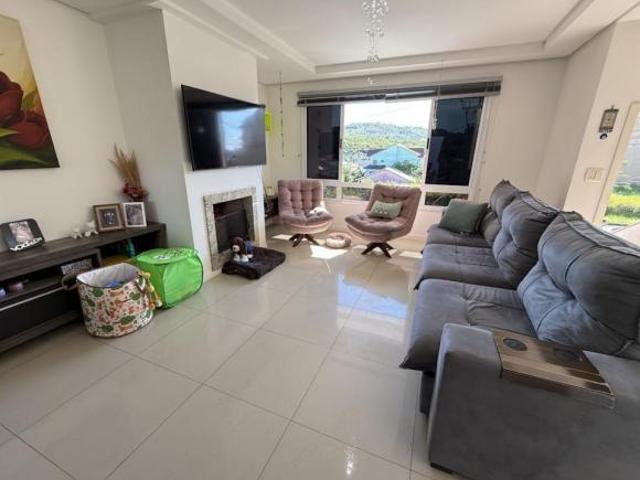 Casa 3 dormitórios Bairro Alto Petrópolis