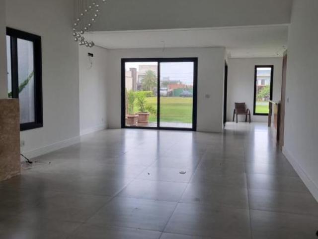 Casa 3 Dormitórios Bairro Reserva das Aguas