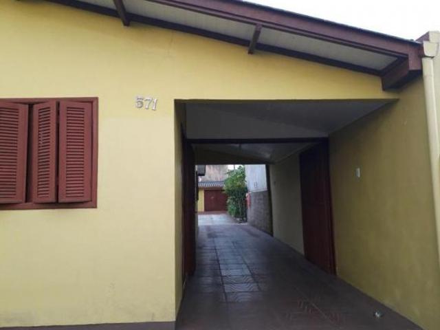 Casa 3 Dormitórios Bairro Stan