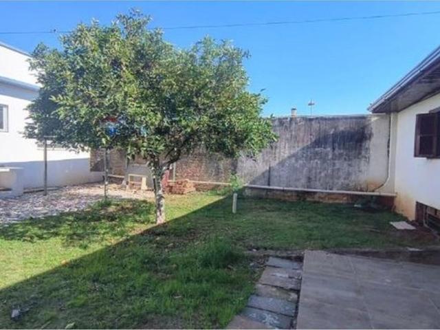 Casa 3 Dormitórios de Fundos