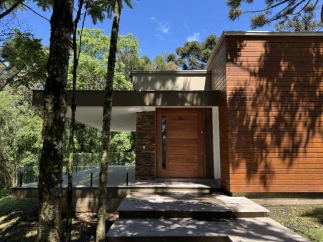 Casa 3 dormitórios em Condomínio Bairro Quinta da Serra