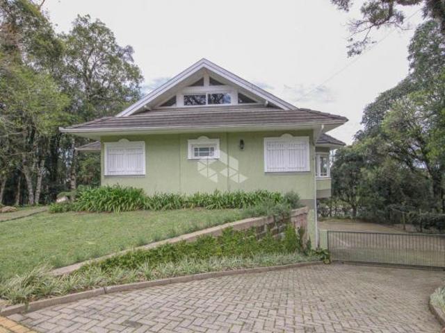 Casa 3 dormitórios em condomínio fechado a 7 minutos da Rua Coberta em Gramado