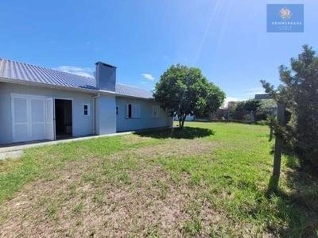 Casa 3 dormitórios em Atlântida Sul