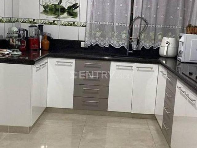 Casa 3 dormitórios em Jardim Marambaia II, Jundiaí: 219m² de área útil e 3 vagas