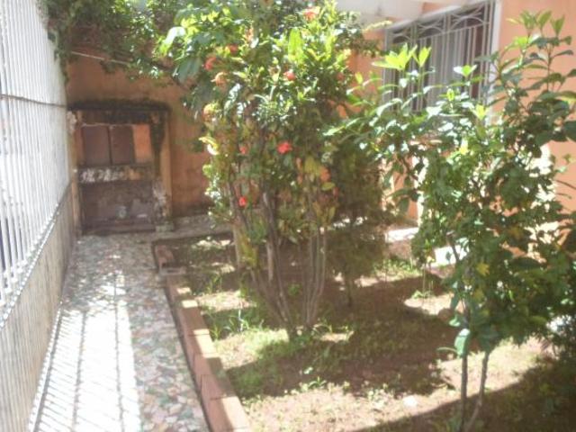 Casa 3 dormitórios Jardim Santa Mena