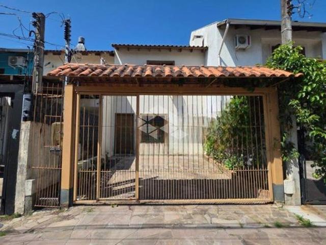 Casa 3 dormitórios no bairro Hipica