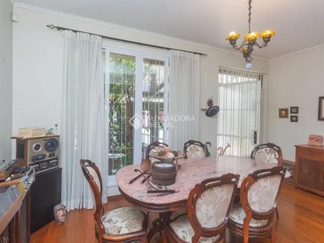 Casa 3 dormitórios, no bairro Petrópolis