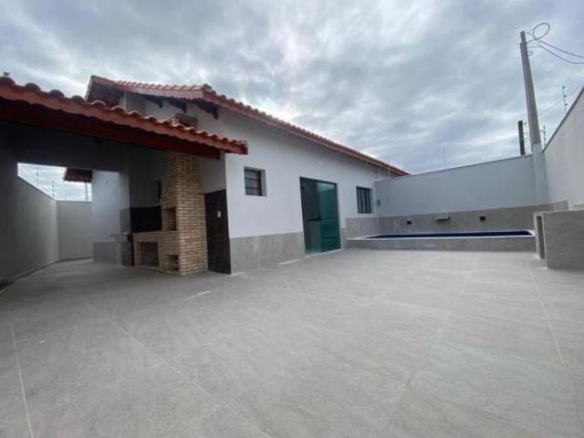 Casa 3 Dormitórios no Bairro Plataforma em Mongaguá ? Piscina com Cascata