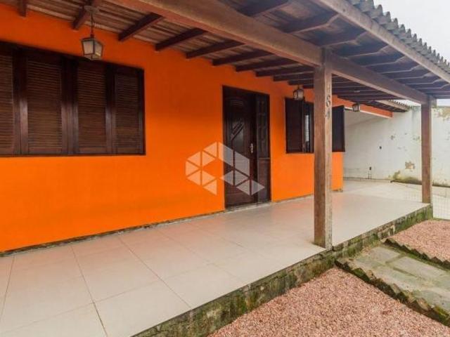 Casa 3 dormitórios na Restinga