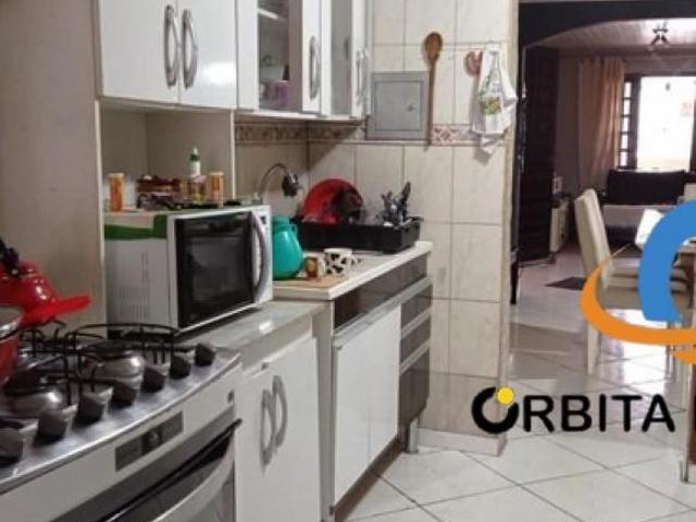casa 3 dormitórios, sala, cozinha, área de serviços, 2 banheiros, 1 vaga de garagem, localização exc