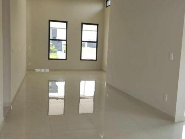 Casa 3 dormitórios Santa Mônica Cpv