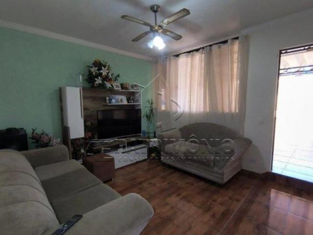 Casa 3 Dormitórios, sendo 1 suíte Central Parque