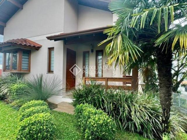 Casa 3 dormitórios sendo 1 suíte Rua Itália Bairro Petrópolis Novo Hamburgo