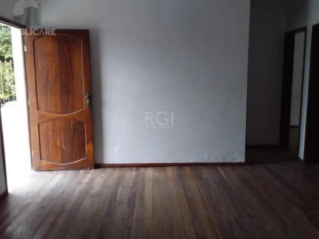 Casa 3 dormitórios, sendo 1 suites, 2 vagas Medianeira, Porto Alegre/RS
