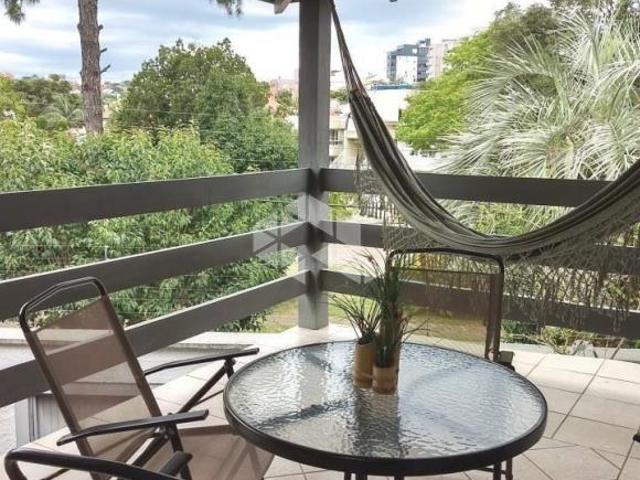 Casa 3 dormitórios, suíte máster com hidro, piscina e salão de festas no bairro