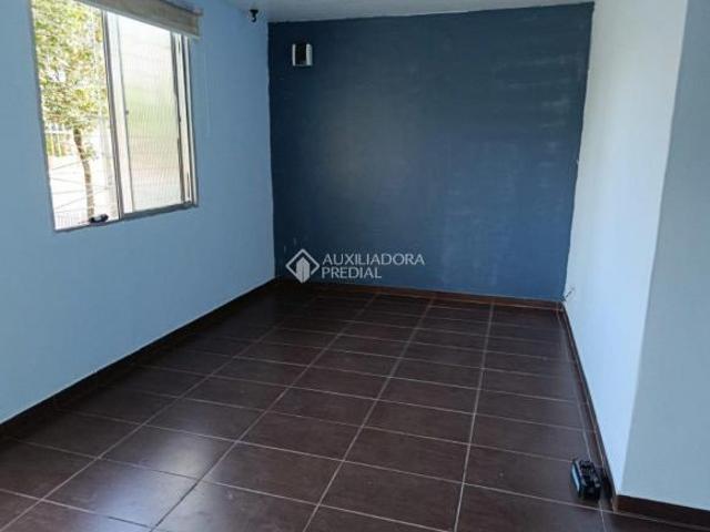 CASA 3 DORMITÓRIOS, SUÍTE, PÁTIO E GARAGEM COBERTA