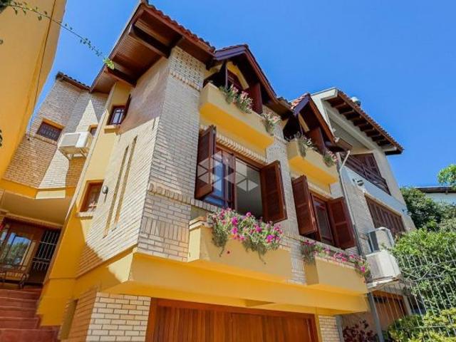 Casa 3 dormitórios suíte, Pátio, Piscina, Edícula e churrasqueira