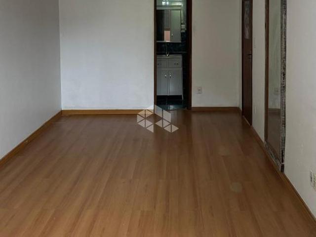 Casa 3 dormitórios, pátio com piscina com quiosque no Partenon