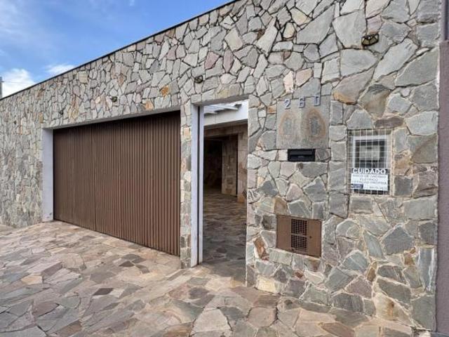 Casa 3 dormitórios para Venda em Tatuí, Centro, 3 dormitórios, 1 suíte, 3 banheiros, 6 vagas