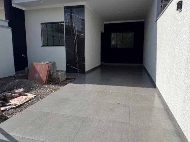 Casa para Venda em Maringá, Jardim Requiao, 3 dormitórios, 1 suíte, 1 banheiro, 1 vaga