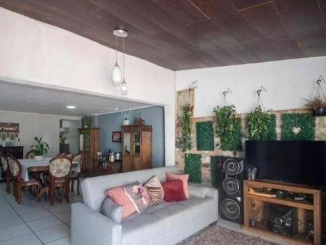 Casa 3 dormitórios para VENDA no bairro Medianeira, Porto Alegre, RS