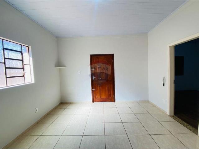 Casa 3 dormitorios região central proximo do SANTA MARCELINA