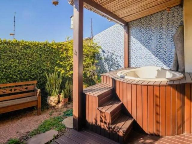 CASA 3 DORMITÓRIOS TRÊS FIGUEIRAS