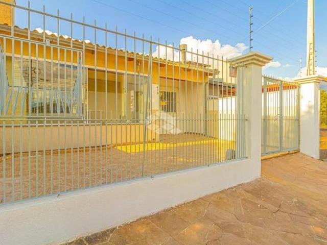 Casa 3 dormitórios, varanda com churrasqueira, 2 vagas de garagem Mato Grande Canoas