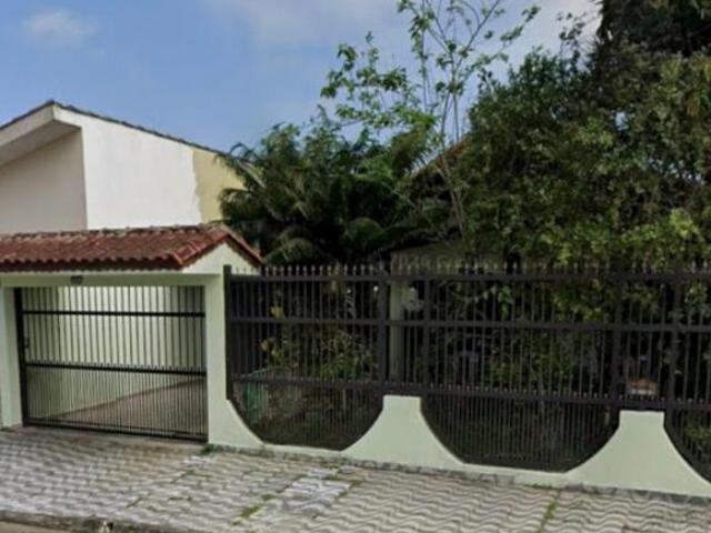 Casa 3 Dorms, 196 m² de área útil, PISCINA e CHURRASQUEIRA. Bairro:  Vila Florida