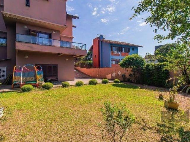 casa 3 dorms. 2 vagas 350 m² Teresópolis