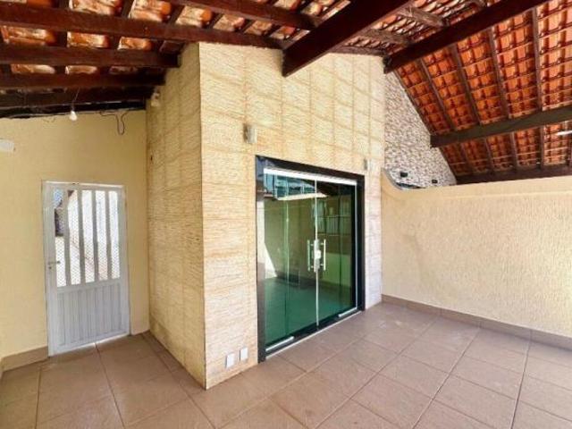 Casa 3 Dorms c/ 1 Suíte, 112 m² de área útil, PISCINA e CHURRASQUEIRA.Bairro: Vila Guilhermina