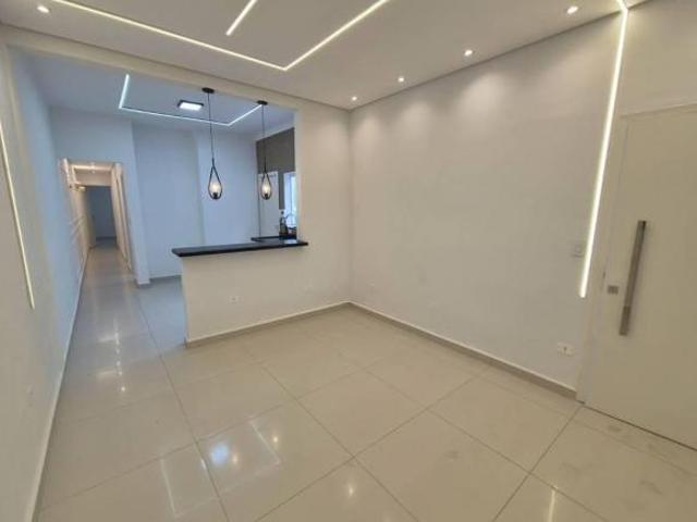 Casa 3 Dorms c/ 2 suítes, 88,12 m² de área útil, churrasqueira e 2 vagas de garagem. Bairro: Caiçara