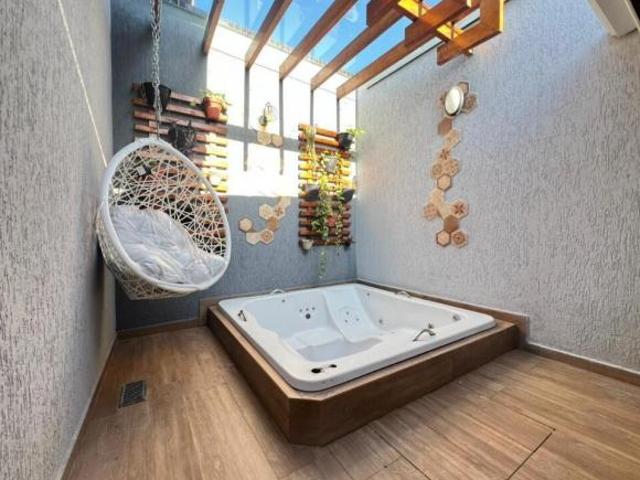 Casa 3 Dorms c/ 2 Suítes, 115 m² de área útil, ÔFURO. Bairro: Caiçara