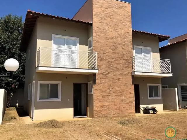 Casa 3 dormts 1 suíte condomínio com piscina km 45 Raposo Aluga/Vende