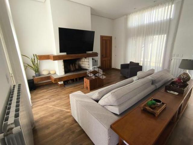 Casa 3 suítes, no Condomínio fechado Alphaville em Gramado