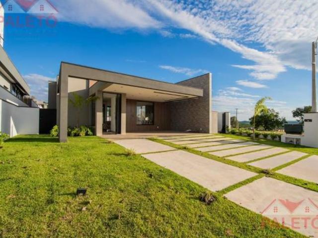 Casa 3 suítes a venda no Condomínio Ninho Verde II na cidade de Pardinho interior de SP