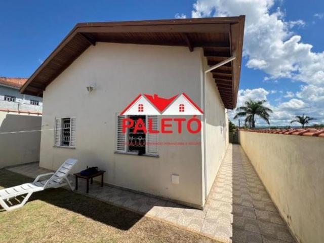 Casa 3 suítes a venda no Centro da cidade de Porangaba interior de SP