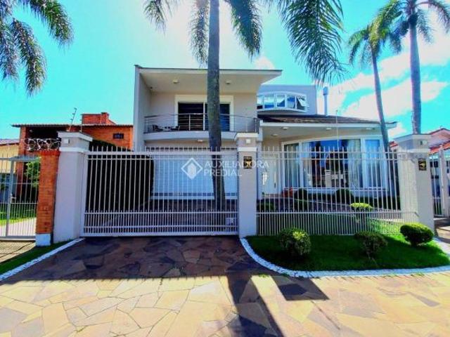 Casa 3 suítes com piscina no bairro Ipanema em Porto Alegre