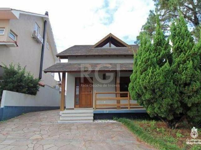 Casa 3 suítes com piscina em condomínio alto padrão na zona sul de Porto Alegre !