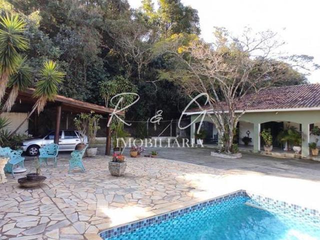 Casa 3 suítes e piscina R$800.000,00 no Colinas de São Pedro São Pedro/SP