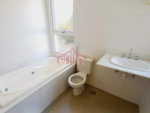 Casa 3 suítes em Condomínio