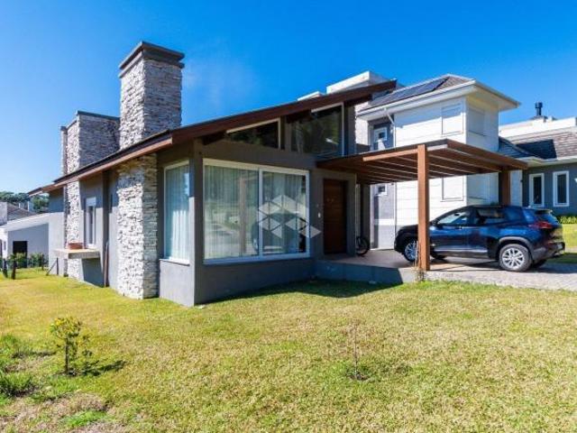 Casa 3 suítes em condomínio em Canela!