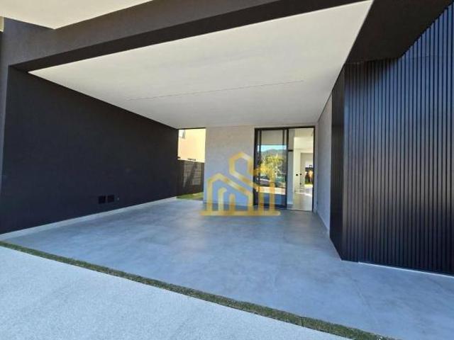 Casa 3 Suítes em Condomínio Fechado na Vila Santista Atibaia/SP