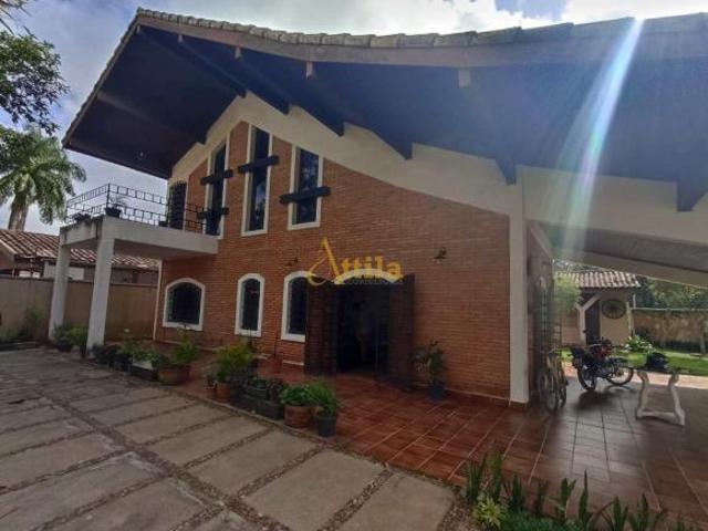 Casa 3 suítes, piscina, casa de caseiro, Enseada