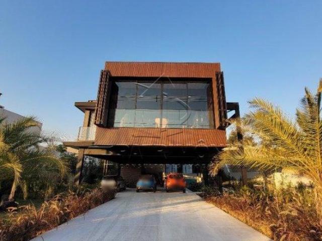 CASA 3 SUITES 1 SUITE COM CLOSET NO COND. FAZENDA KURUMIN