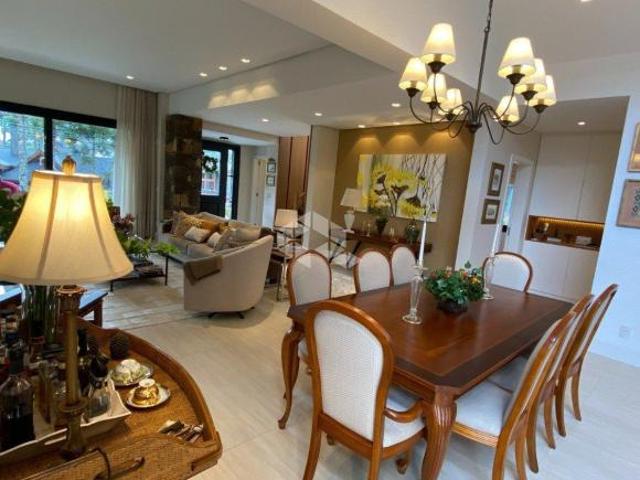 Casa 3 suítes, 308m² privativos, no Condomínio Aspen Mountain, em Gramado